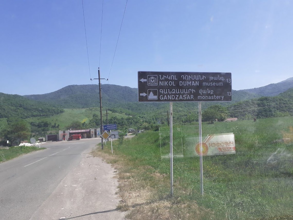Placement of road signs – Artsakh Cultural & Tourism Development Agency
